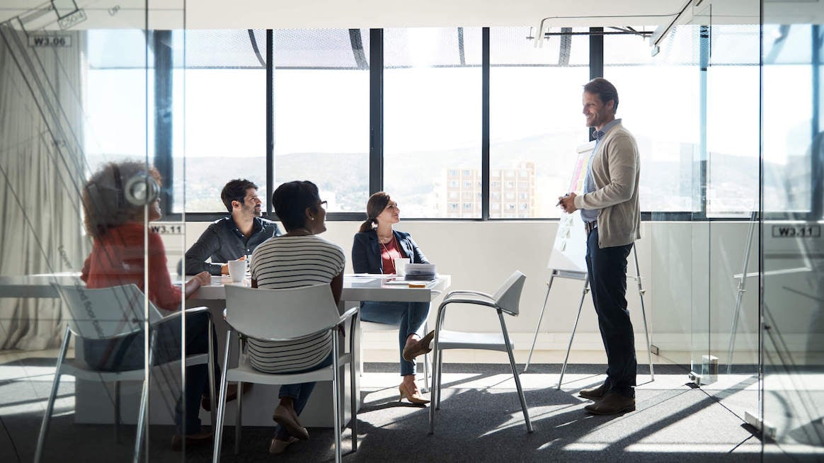 How to Give Constructive Feedback: 21 Examples for Work